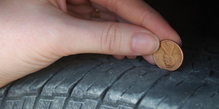 Symptoms Of Bad Tires | 4 Common Signs to Pay Attention